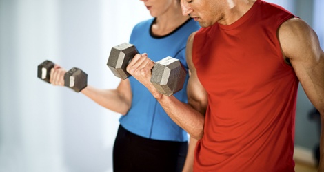 4 bài tập rèn luyện cơ biceps với tạ cho bắp tay săn chắc, thon gọn